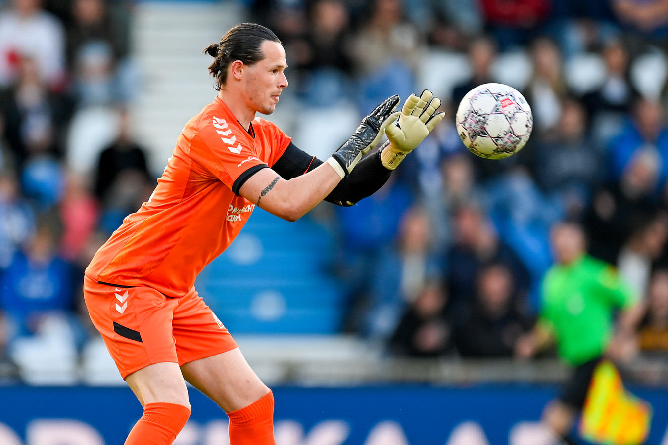 Mees Bakker tekent bij De Graafschap, Jurjus legt aanbieding naast zich ...