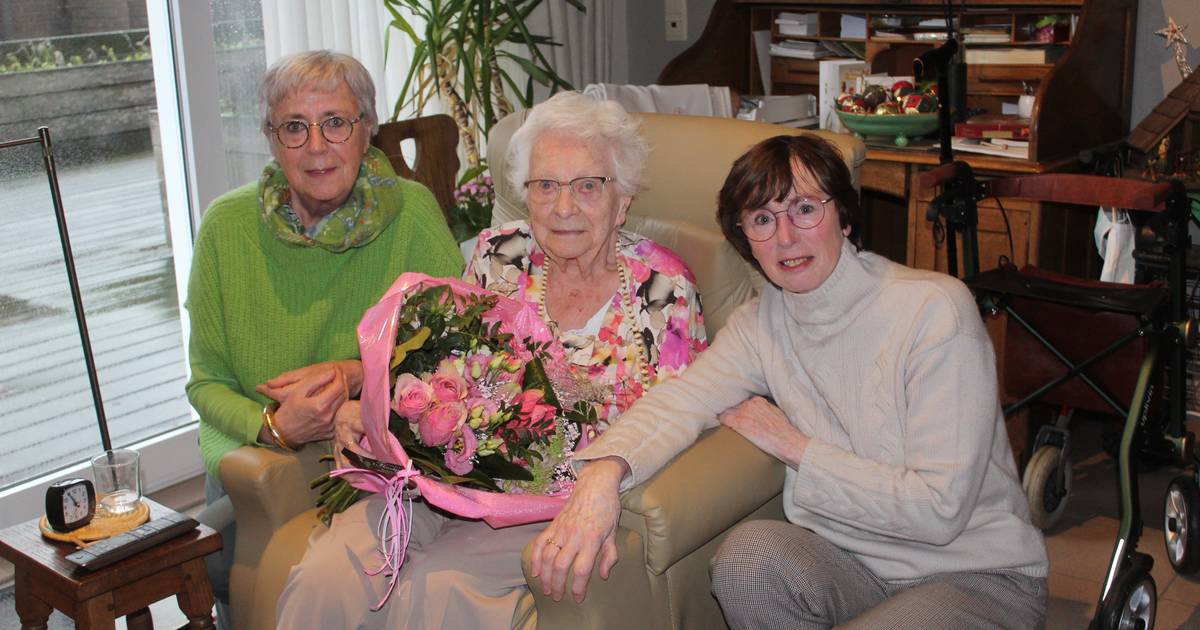 VIDEO. Vicky (100) geeft startschot van uitzonderlijk feestjaar: Aalter ...