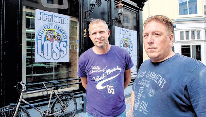 Neef van 'Gijp' opent Dordts feestcafé met zanger Peter Loree ...