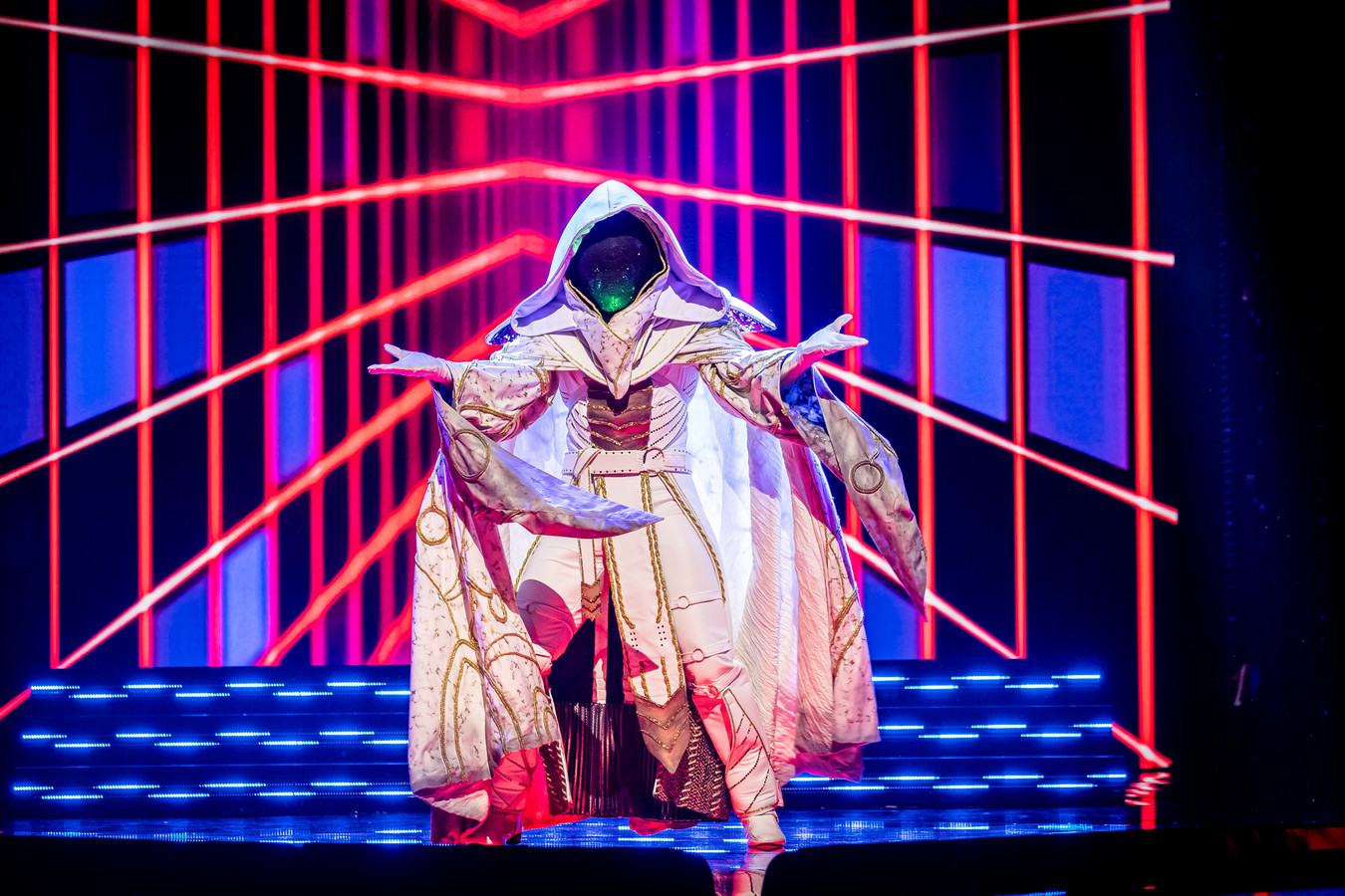 Minotaurus moet ‘The Masked Singer’ verlaten, ontdek hier wie er onder ...