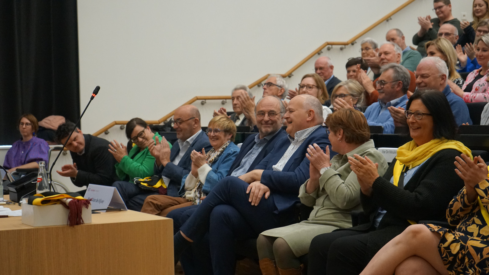 Lien Van Dooren en Jeroen Verhulst leggen eed af als schepen, Raf Van ...