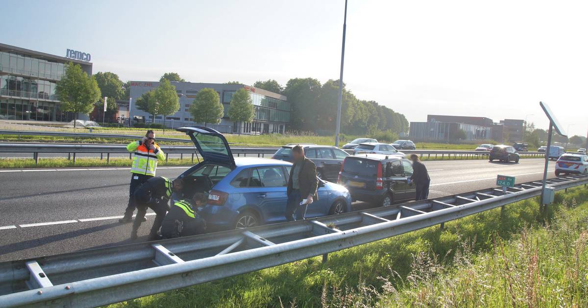 File richting Den Bosch door kop-staartbotsing op A59 bij Vlijmen | Heusden | bd.nl