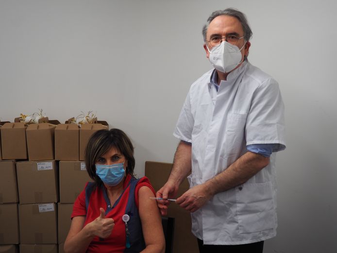 83 bewoners en 40 personeelsleden WZC Markizaat gevaccineerd tegen ...