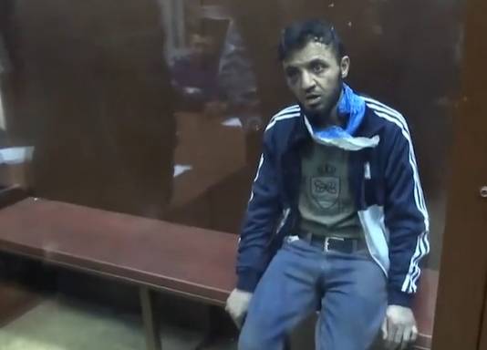 Poetin meldt dat aanslag bij Moskou werk was van radicale moslims, maar ...