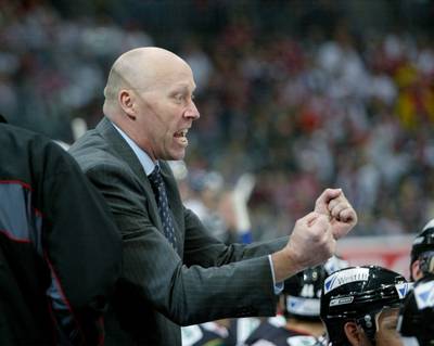 Doug Mason is ook volgend seizoen de coach van Tilburg Trappers - Oozo.nl