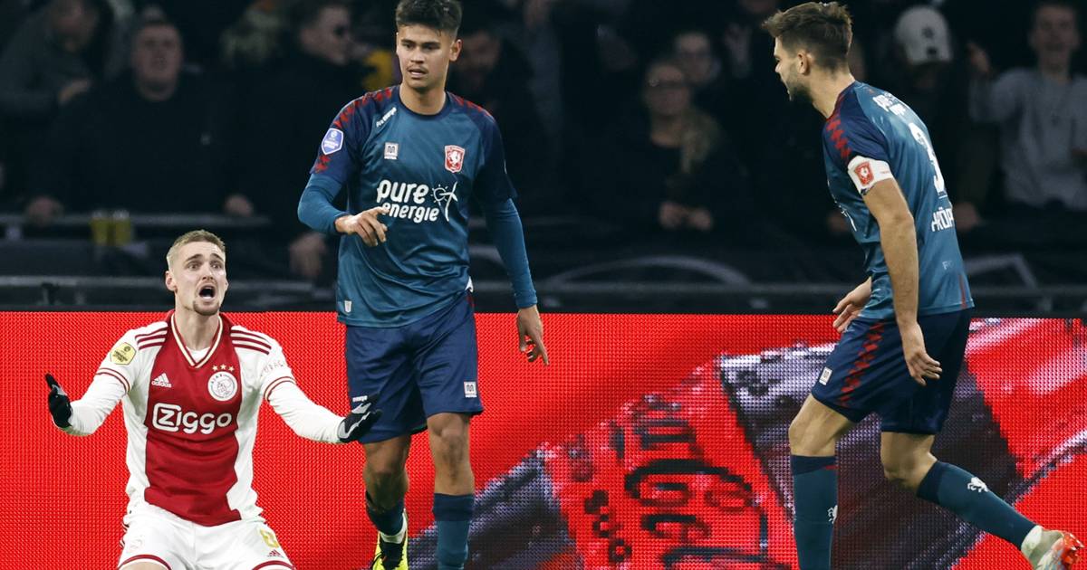 FC Twente gaat Mees Hilgers een keer verkopen, maar dan wel in de zomer | Enschede | gelderlander.nl