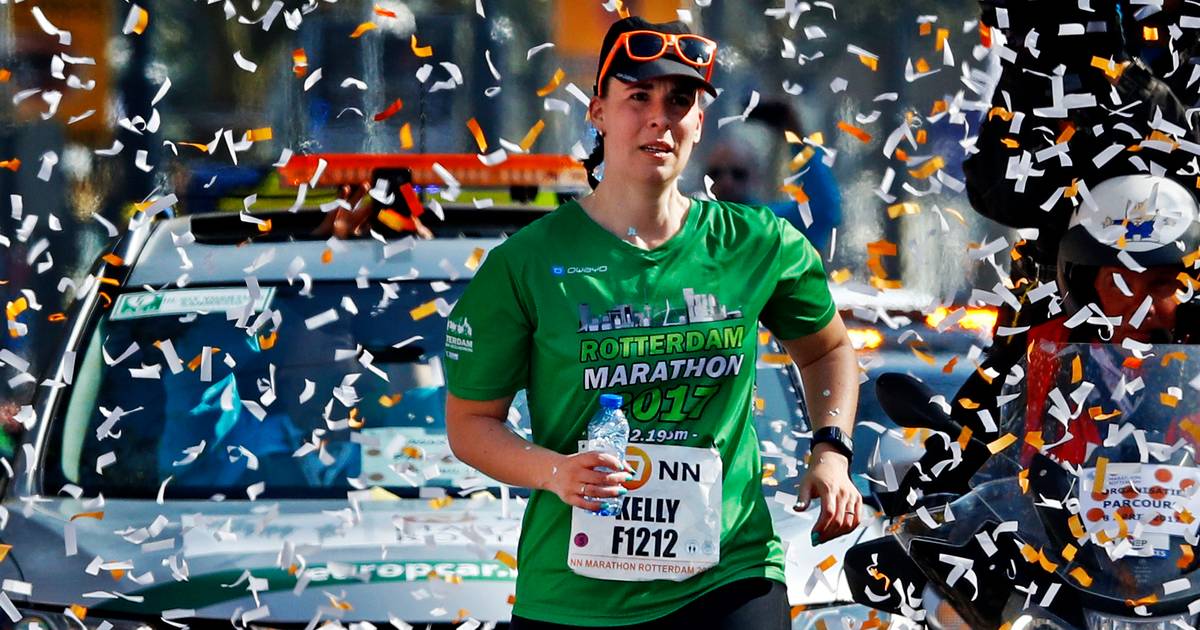 Kelly finisht als laatste bij marathon: 'Overweldigend' | Marathon van ...