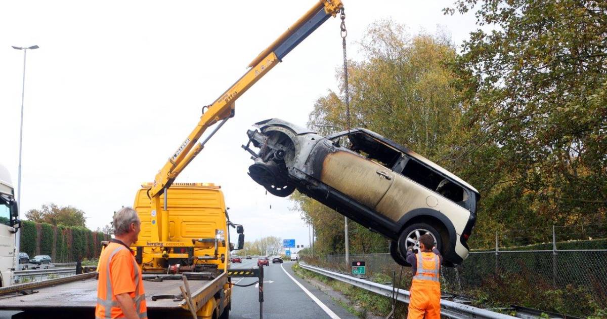 Auto Vliegt In Brand Op De A2 Bij Afslag Vught Vertraging Vanuit