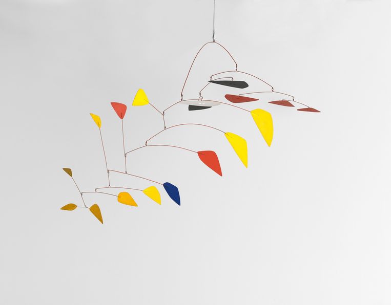 Het is een feest om de verbluffend mooie sculpturen van Calder bij ...