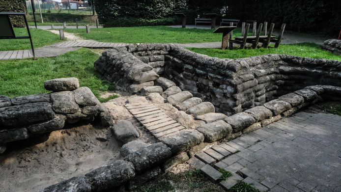 Britse reservist komt stad te hulp bij restauratie Yorkshire Trench ...