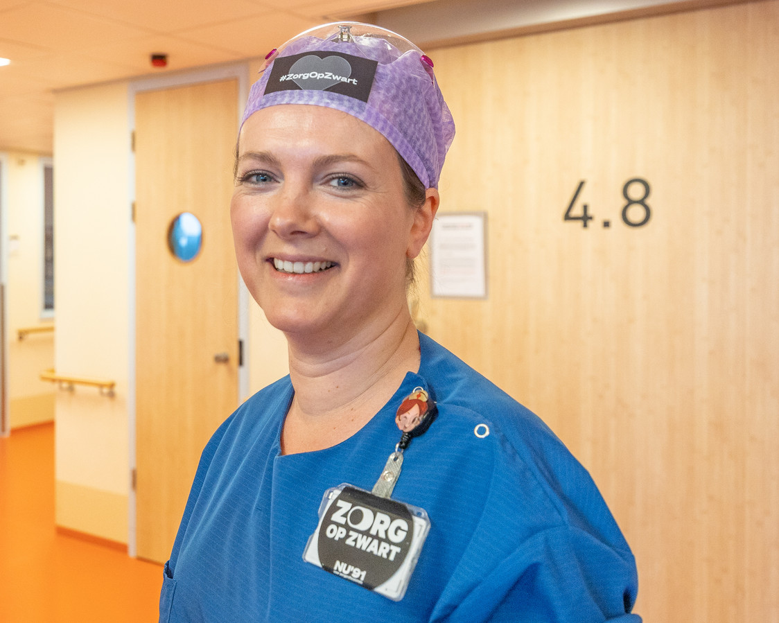 OK-assistent Jessica (39) staakt op haar vrije dag: ‘Iedereen verdient ...