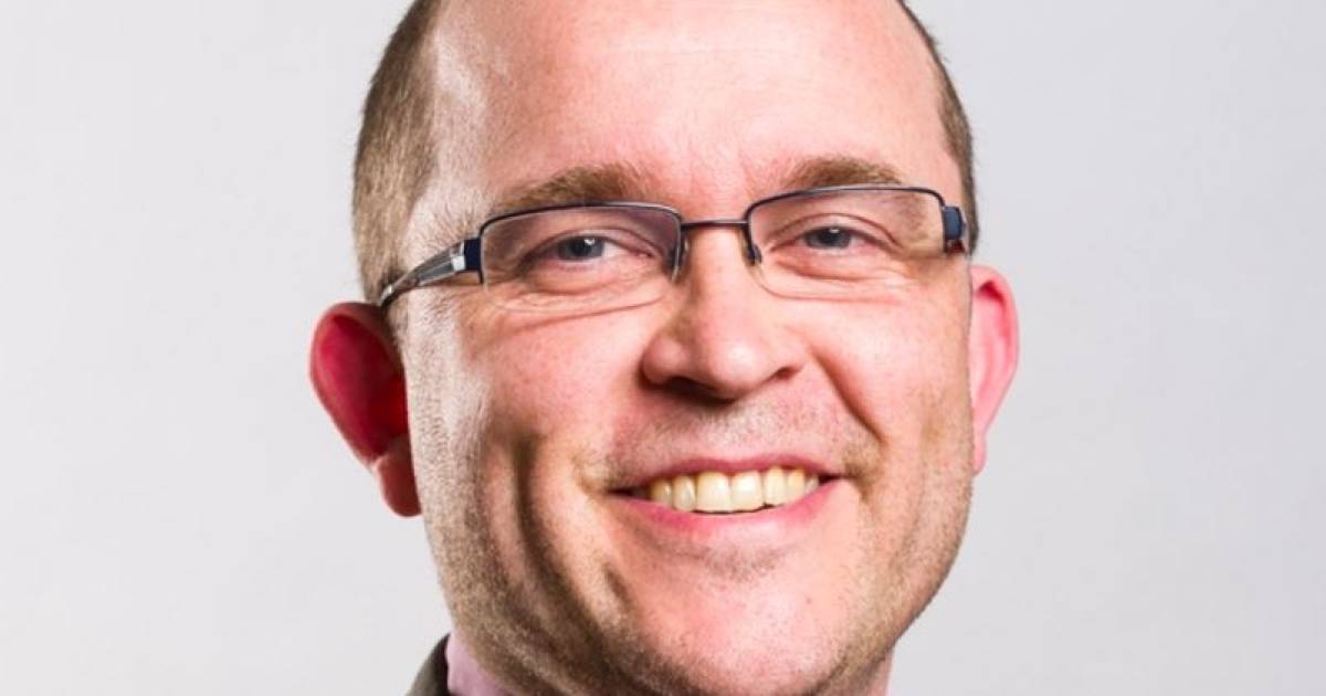 Raadslid Peter de Borst krijgt Sliedrechts Compliment | Dordrecht | AD.nl