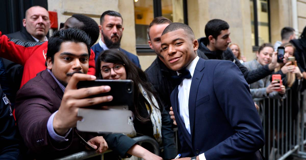 Spontaan avondje uit? Kansloos als je Kylian Mbappé heet: ‘Selfiejagers ...