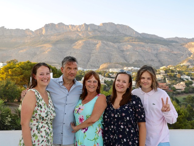 Dochter Winnie interviewt Bart Peeters: “Wij vragen ons af of we ...