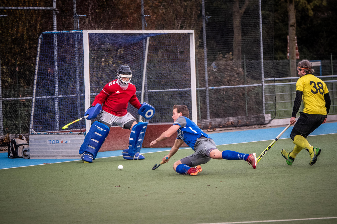 Beuningen loopt averij op, Wijchen als koploper winterstop in | Foto ...