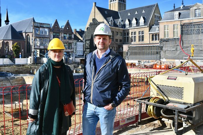 Werf Roeselaars stadhuis nu al ‘open huis’, renovatie belfort start ...