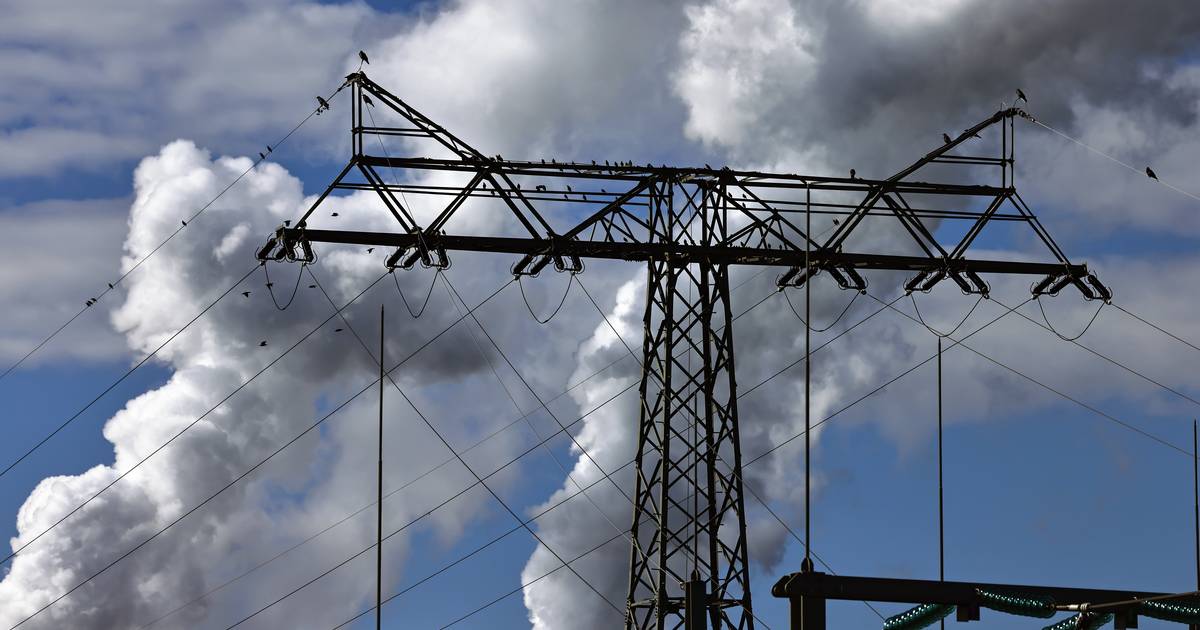 Grote stroomstoring in noorden van Nederland, bezoekers Walibi zaten ...