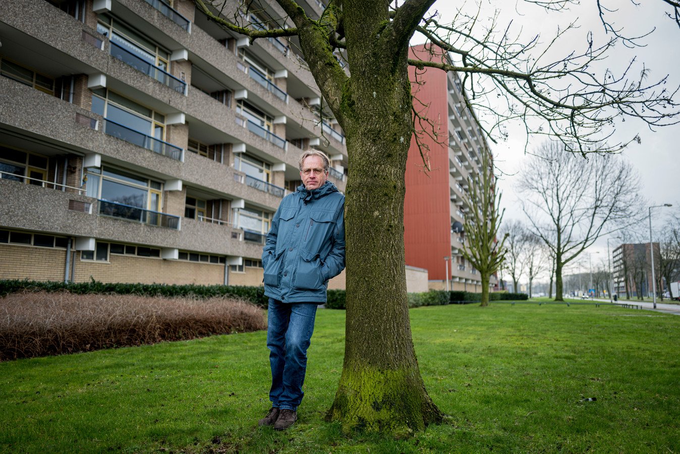 Woonkamer tot aan plafond gevuld met spullen: huismeester uit Enschede ...