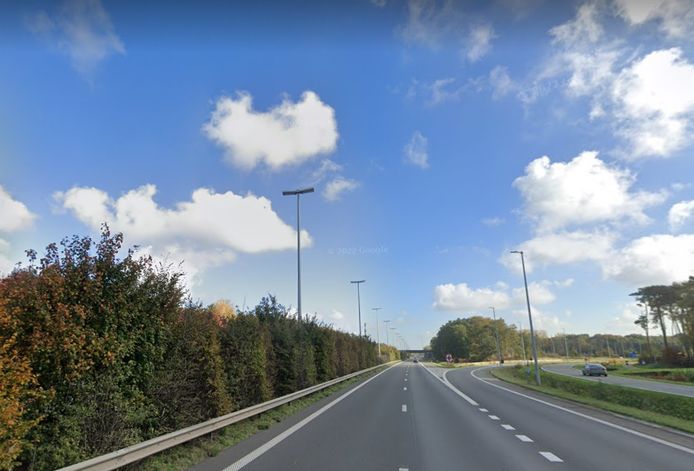 20 minuten file op E34 richting Antwerpen vanaf Zoersel: twee ...