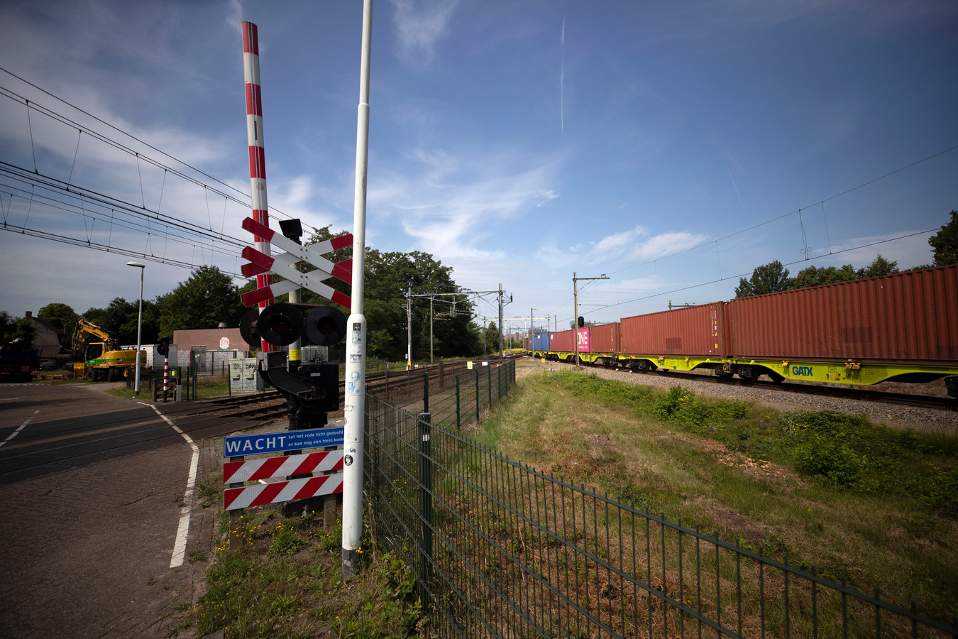 Ministerie door het stof in Tongelre, maar de indruk dat spoorviaduct ...