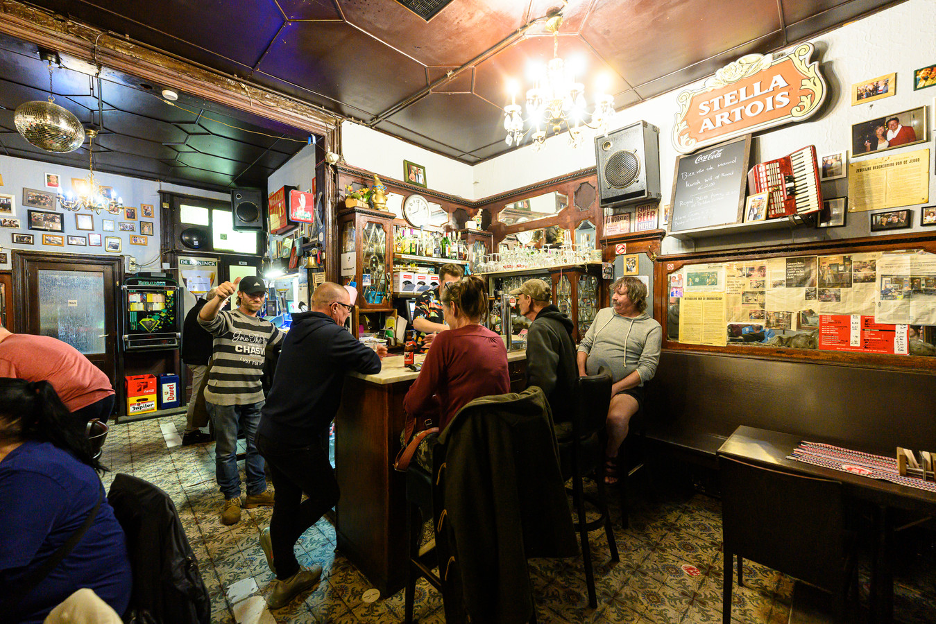 REPORTAGE. Op kroegentocht in... café ‘In de stad Aalst’: “Een living ...