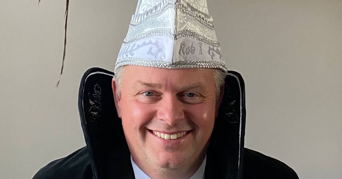 Prins Rob Friesen zwaait scepter bij De Kei in Liessel | Deurne | AD.nl