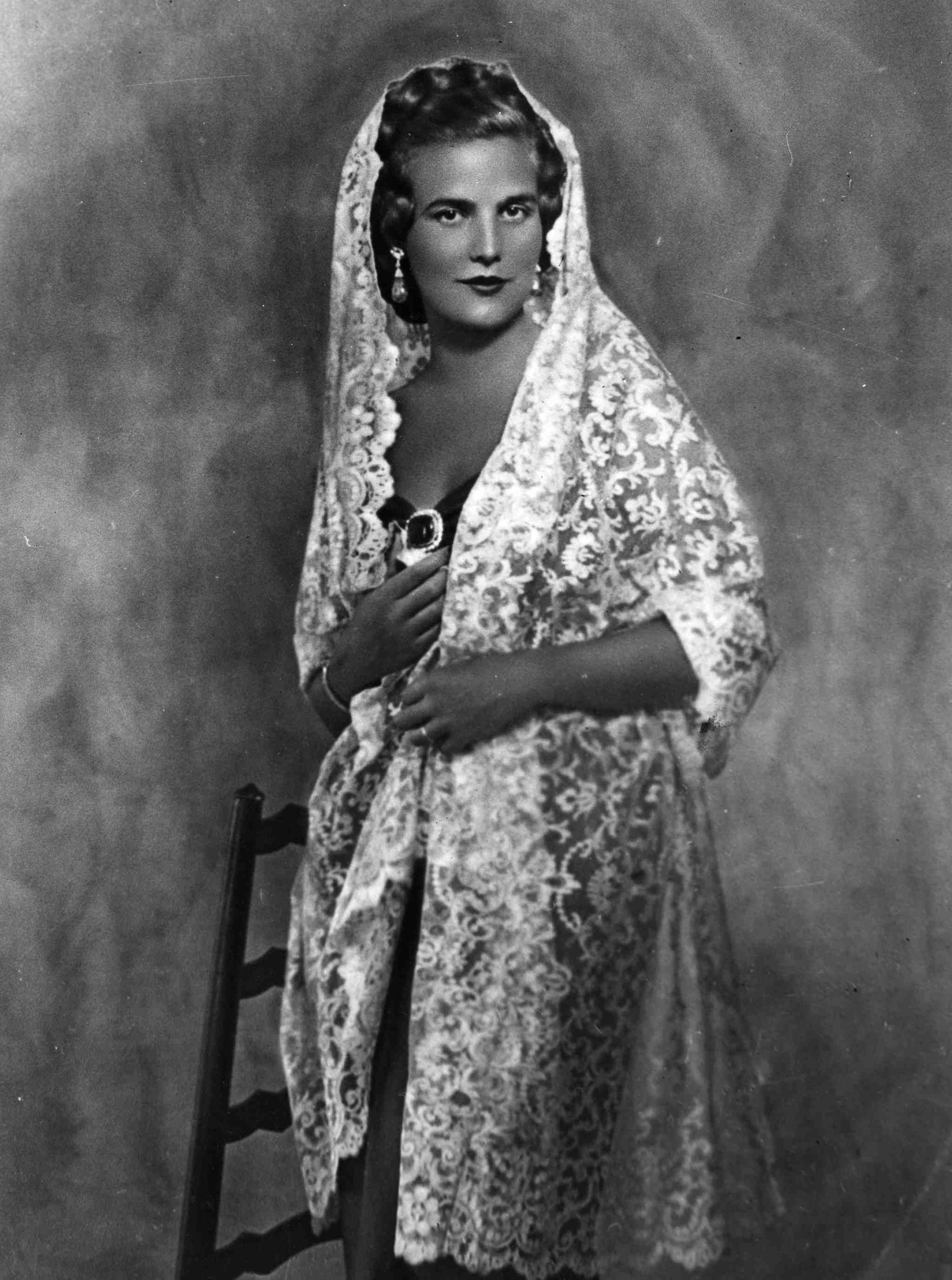 In oorlogsroman ‘Het complot van Laken’ tuimel je van de ene verbazing ...