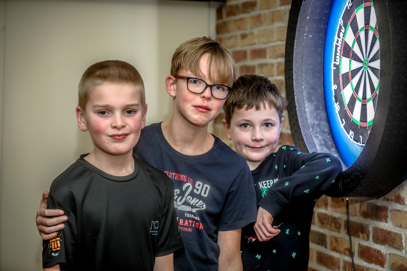 Bij deze ‘mini-dartsclub’ stomen ze de toekomstige ‘Dancing Dimi’ klaar ...