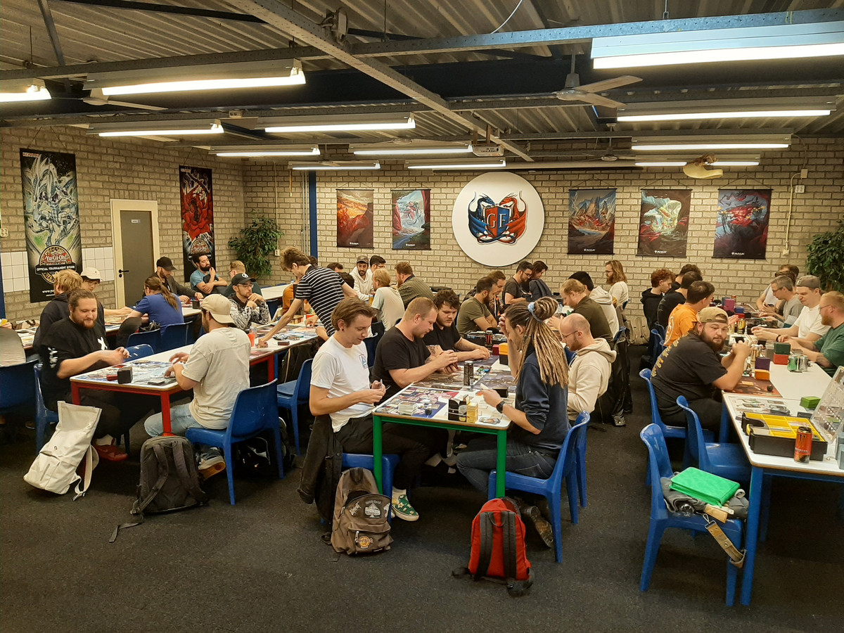 Zo’n 1500 spelfanaten moeten vrezen dat hun ‘clubhuis’ in Eindhoven verdwijnt: ‘De tijd begint ...