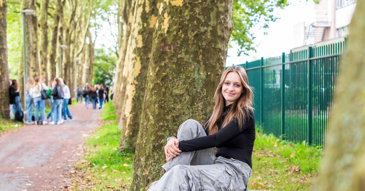 Nomi (14) scheelt vijf jaar met haar broer, maar hij is toch haar beste ...