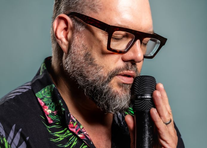 EXCLUSIEF. Alex Agnew over zijn ‘groot bakkes’: “Het is dankzij mijn ...