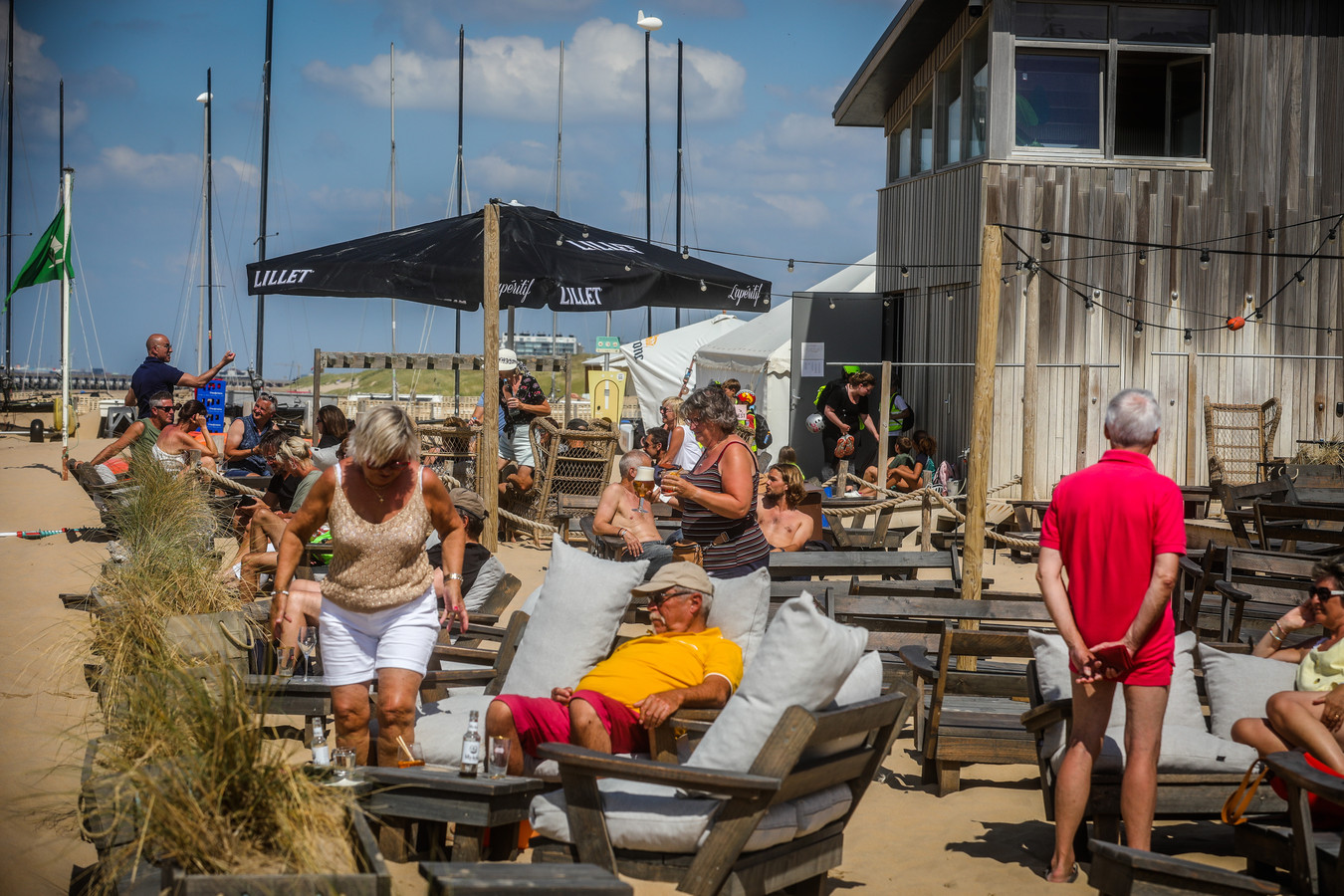 Dit zijn dé tien beachbars waar je deze zomer moet geweest zijn: met ...