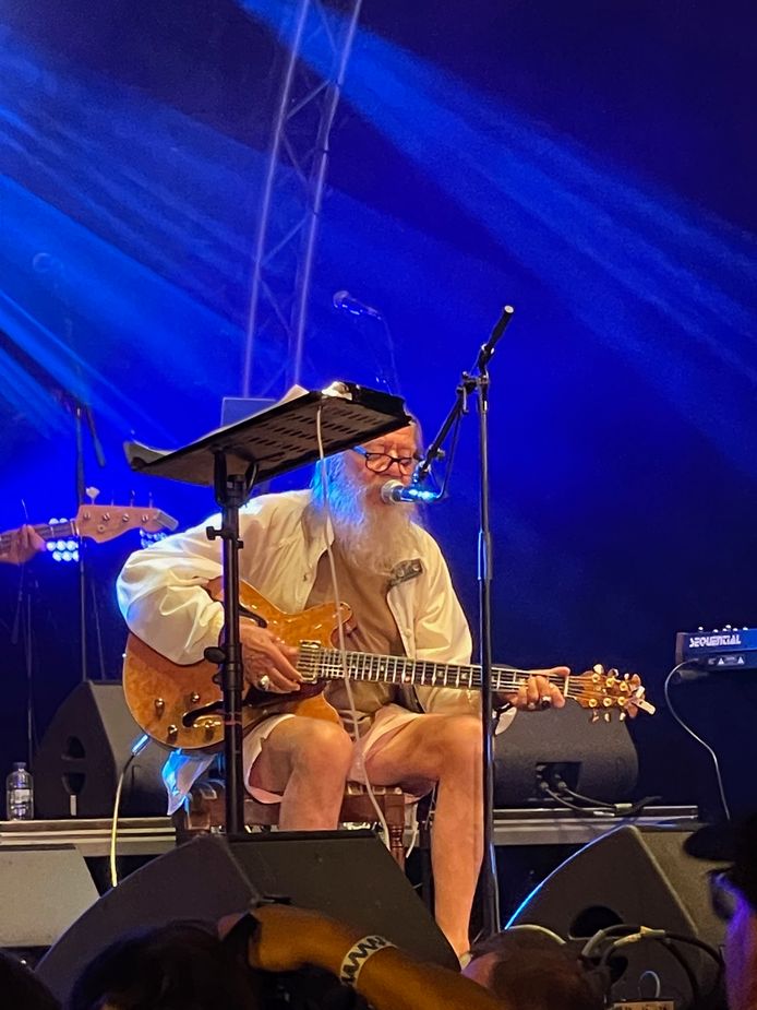 REPORTAGE. Eerbetoon voor Arno op Oostendse Paulusfeesten werd een ...