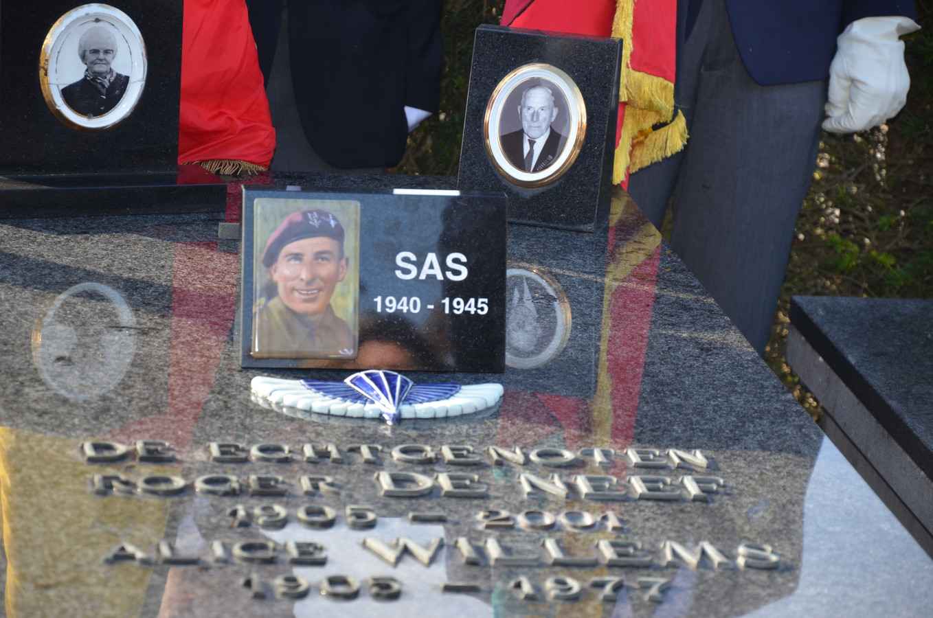 “Hij was een wieler- én oorlogsheld”: Roger De Neef krijgt postuum ...