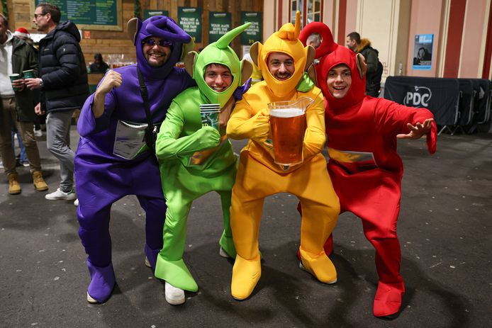 Waarom zijn fans verkleed op het WK darts? ‘In de zomer feesten op ...