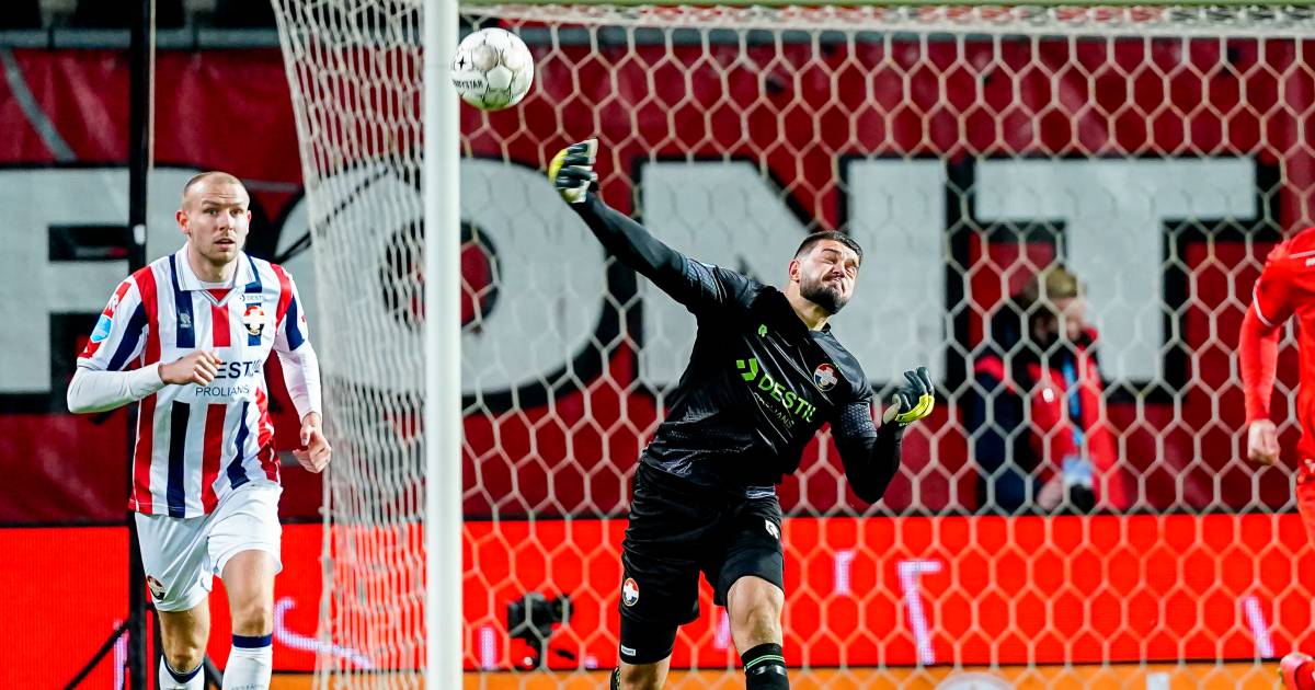 Het is wachten op de eerste slingerworp-assist van Willem II-keeper Aro ...