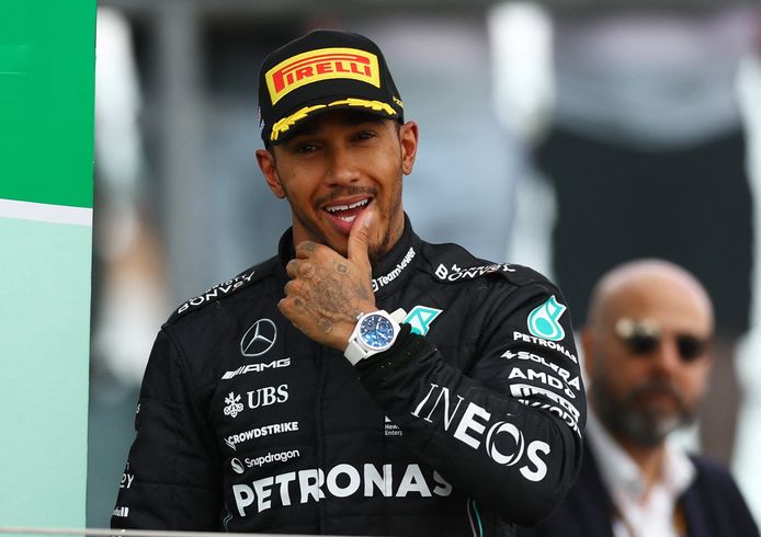 Lewis Hamilton blijft trouw aan Mercedes en verlengt contract: ‘We zijn ...