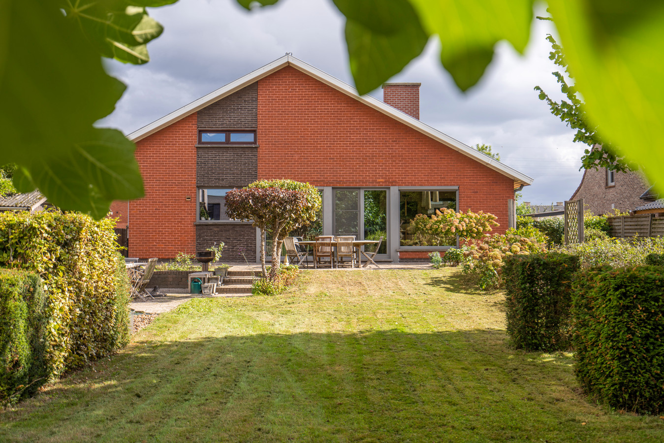 HUIZENJACHT. Waregem, stad met een dorpsgevoel: “Zelfs gezinnen die ...
