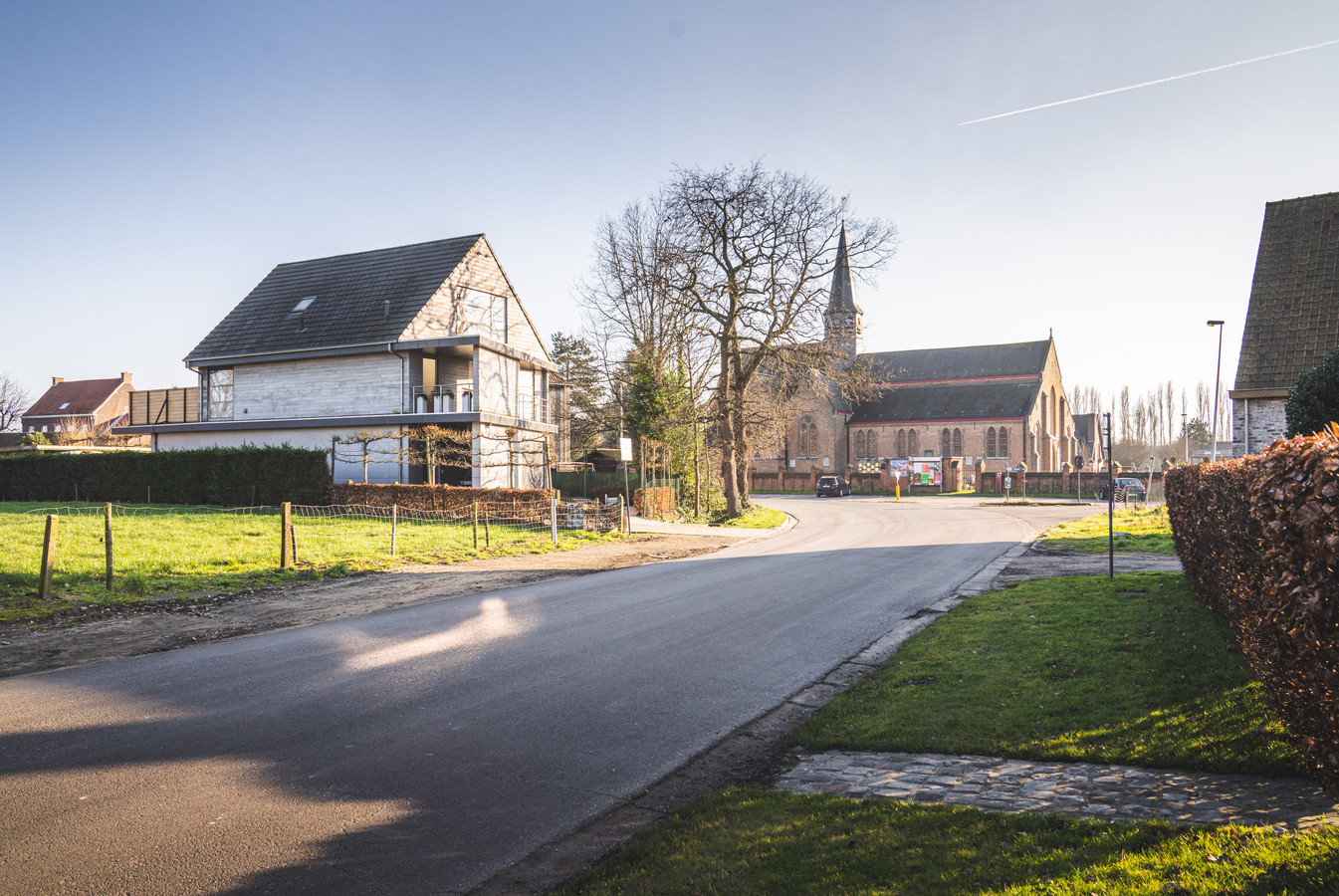 HUIZENJACHT. De Gentse kanaaldorpen, vlak bij de haven: “Vrijstaande ...