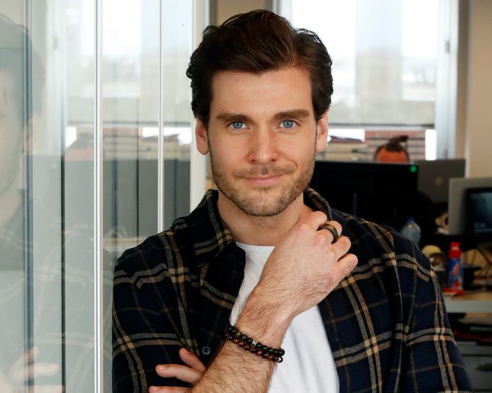 ‘First Dates’-barman Bram wordt opnieuw papa | BV | hln.be