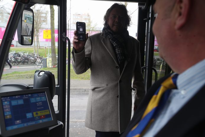 Inchecken in de bus met je telefoon in je zak: Busbedrijf Hermes ...