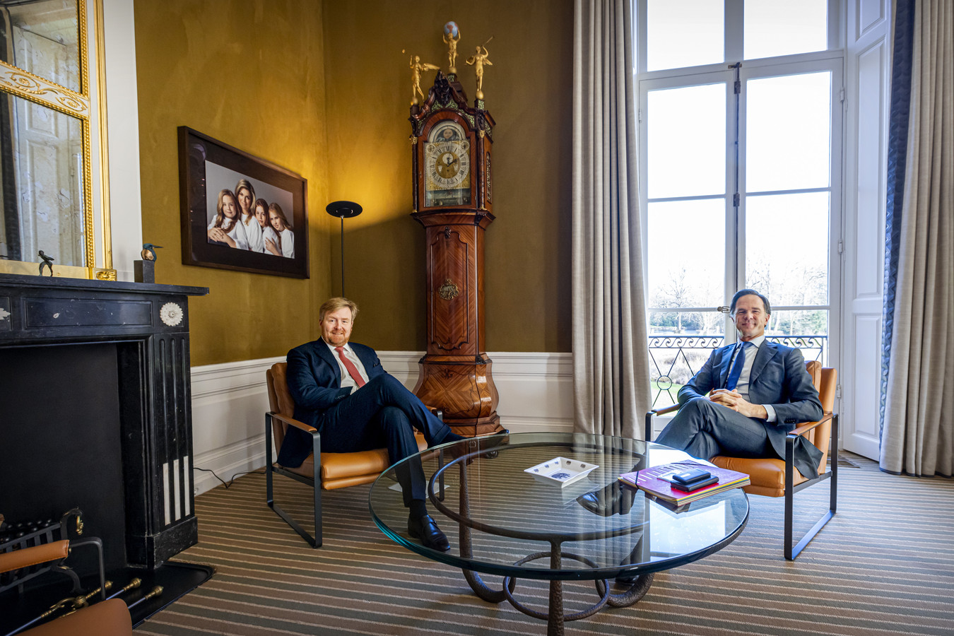 Als het echt onmenselijk wordt, moet ook de koning met zijn werk kunnen ...