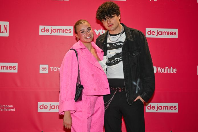 IN BEELD. Riadh Bahri op hakken op rode loper van De Jamies, Anastasya toont haar blote poep en ...