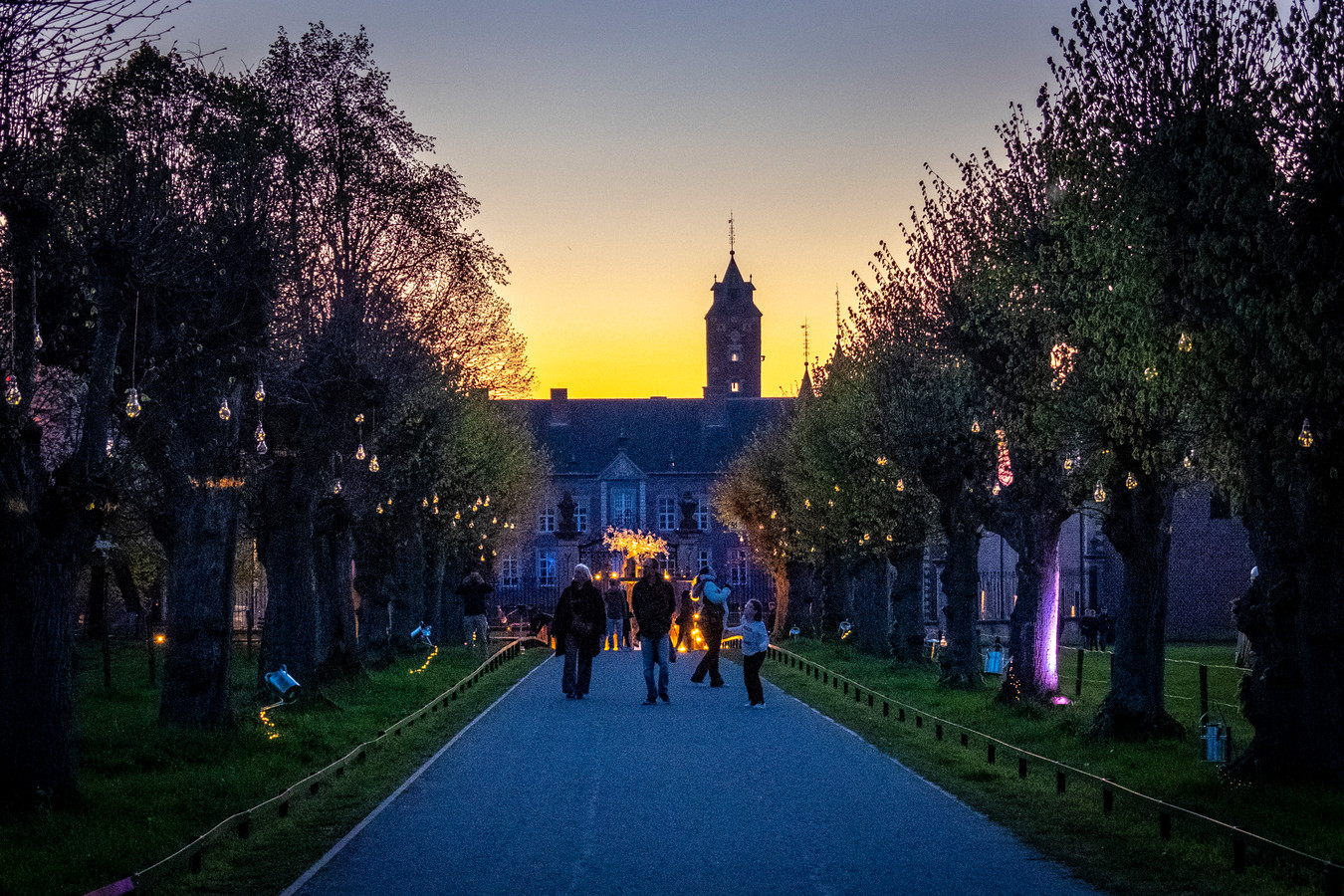 Bilzen luidt bloeiend voorjaar in met bloesemfestival en dauwconcert ...