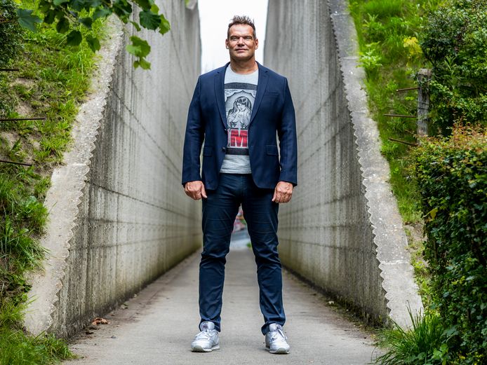 Mike zette één vinkje niet aan en dreigt nu voor tonnen het schip in te ...