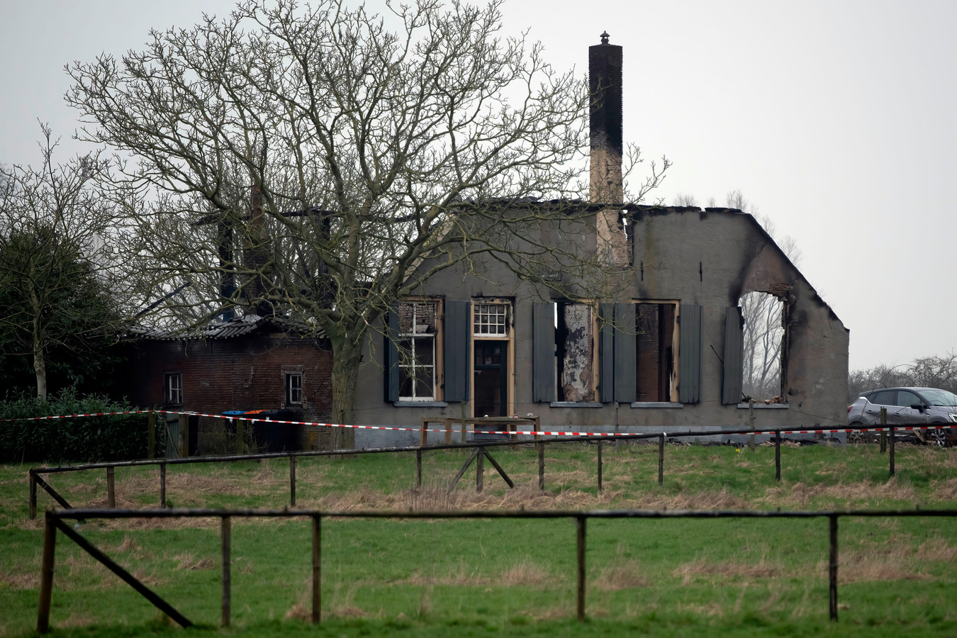 Grootse plannen, maar dan brandt deze boerderij in Voorst plots ...