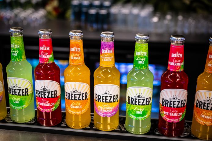 Pure nostalgie: de Breezer, hét uitgaansdrankje van millennials, is ...