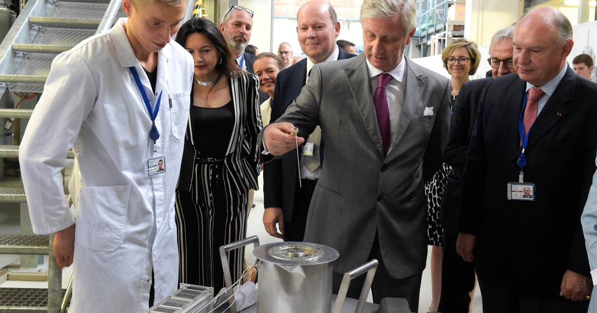 Koning Filip bezoekt Myrrha-project van SCK | Mol | hln.be