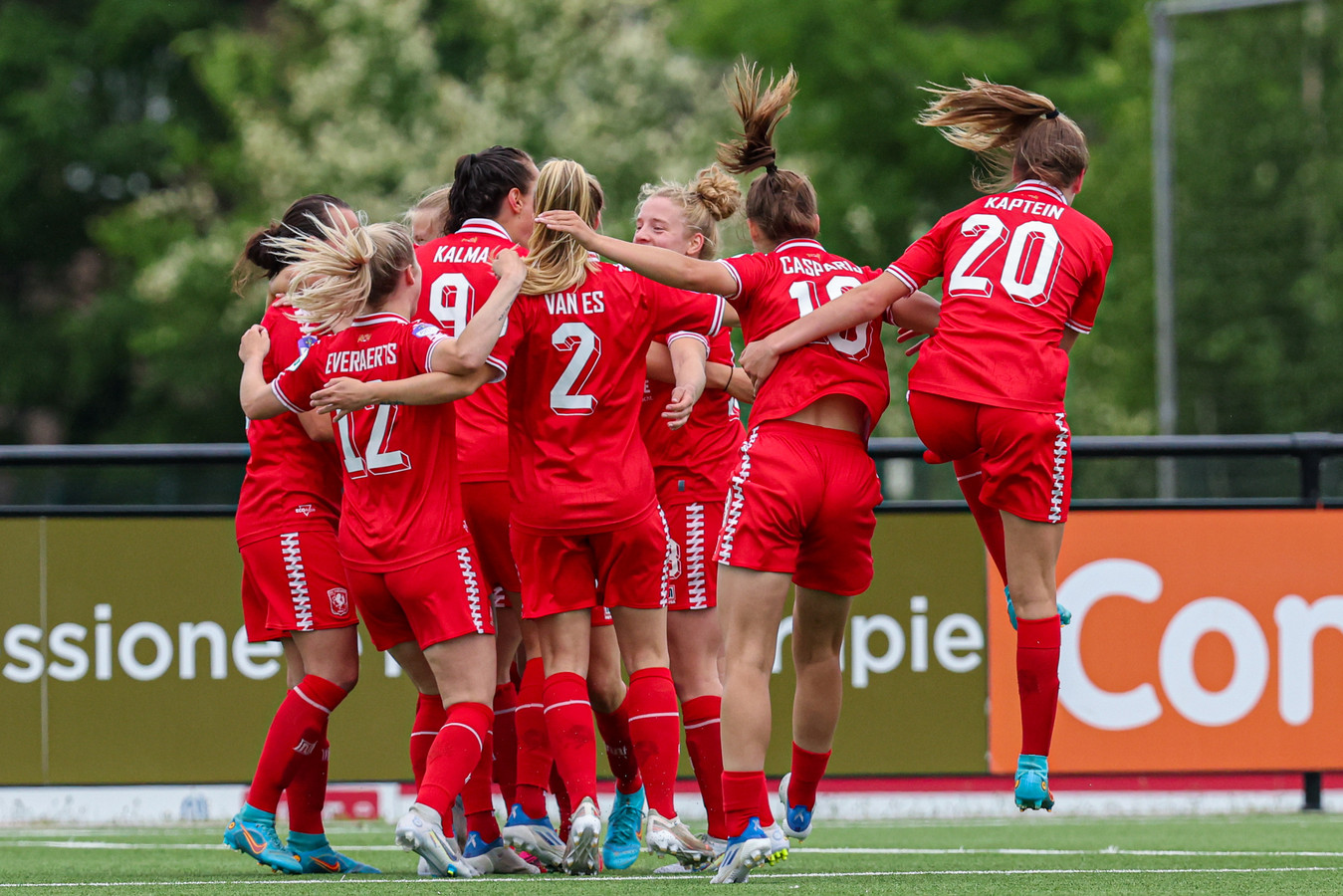 FC Twente bevestigt suprematie in het vrouwenvoetbal | Foto | AD.nl