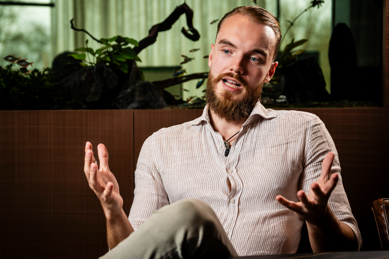 “Ik heb mijn moeder zien smeken om een huurcontract.” Het ...